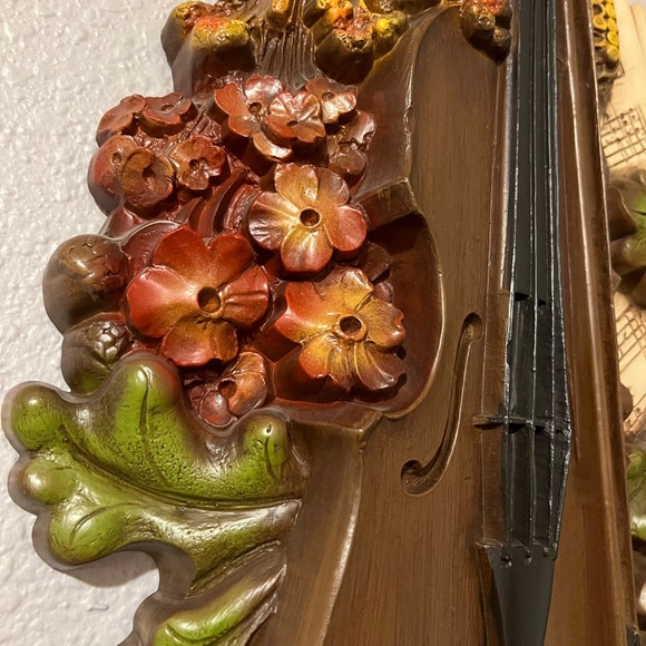 Syroco | Accents | Vintage 973 Wall Decor Violin And Gun Italian Style ...